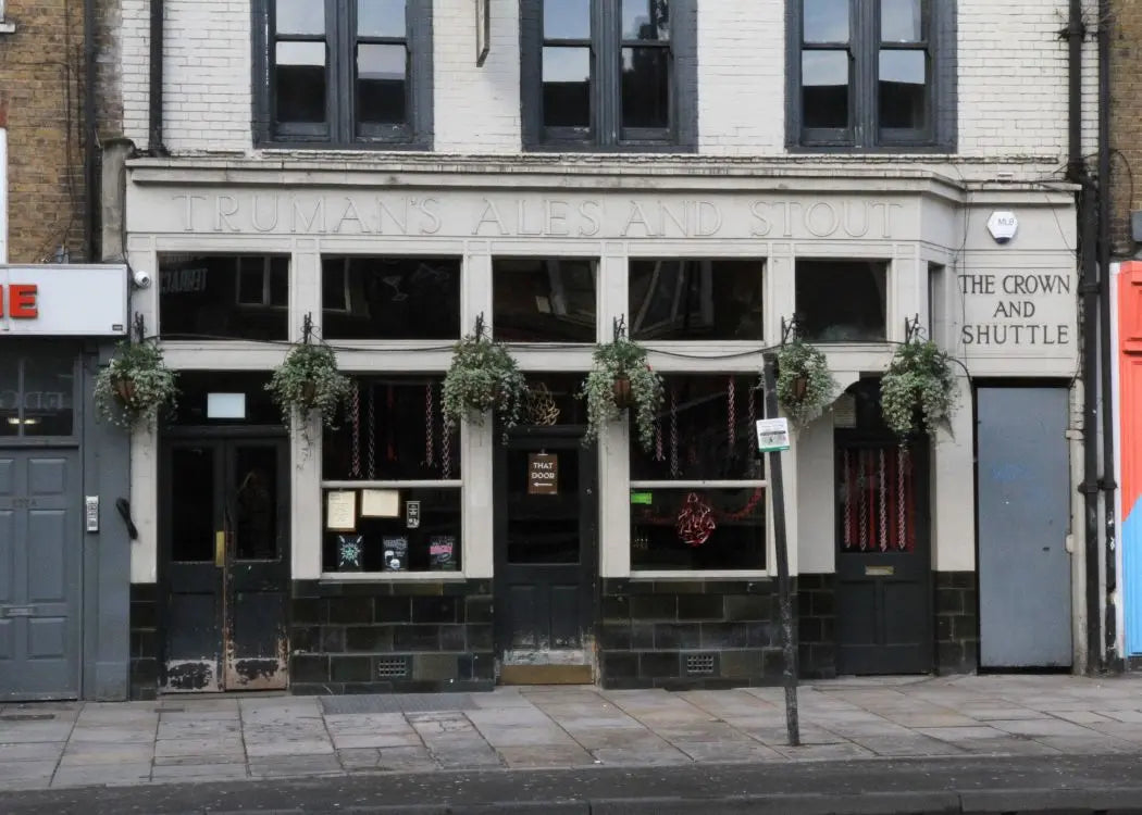 SHOREDITCH SIPS: A PUB CRAWL THROUGH LOCAL FAVOURITES NEAR OUR SPITALF